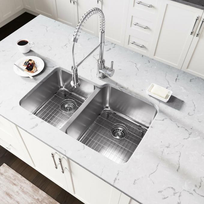 20 Guage Kitchen Stainless Steel Double Bowl Sink 32'' X 20''